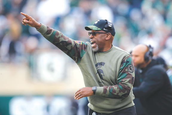 Michigan State Spartans snap 6-game losing streak with 20-17 win over ...